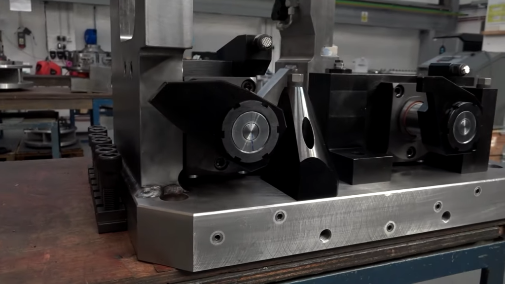 How to hold a jet engine turbine blade - MTDCNC - The home of CNC ...