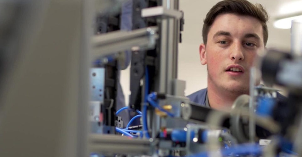 Looking ahead: BAE Systems apprentice program accepting near to 700 new ...