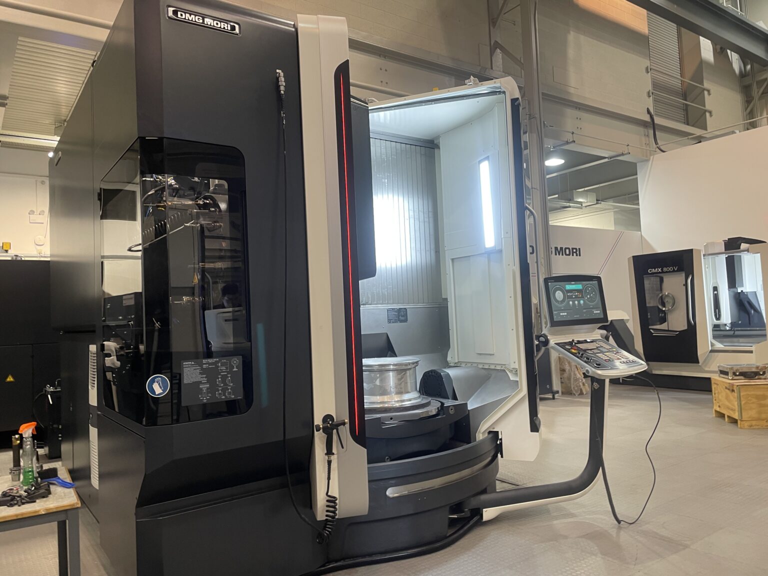 DMG MORI DMU 95 monoBLOCK - MTDCNC - The home of CNC milling. turning ...