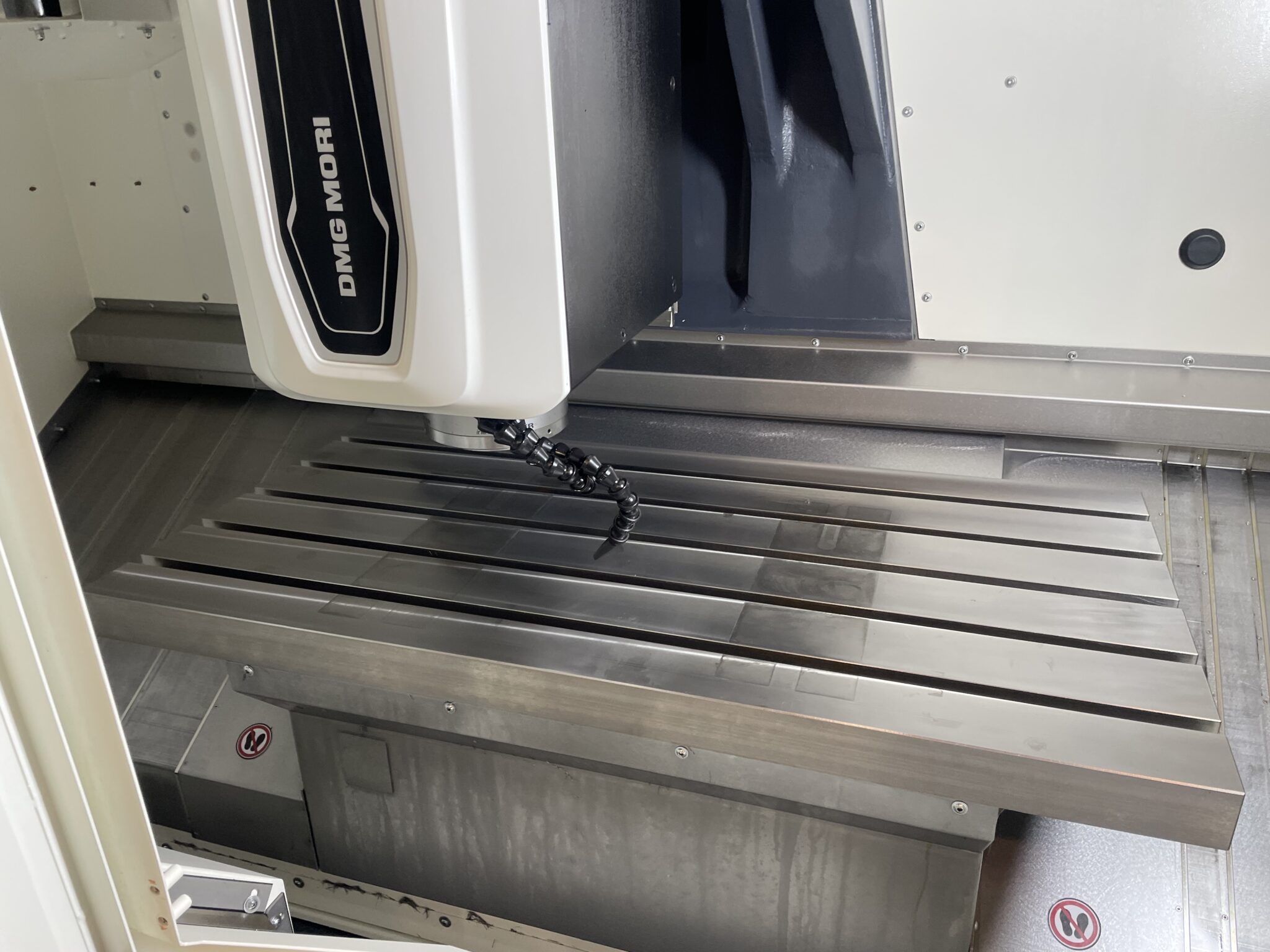 DMG MORI CMX 800 VMC Ex Stock - MTDCNC - The home of CNC milling ...