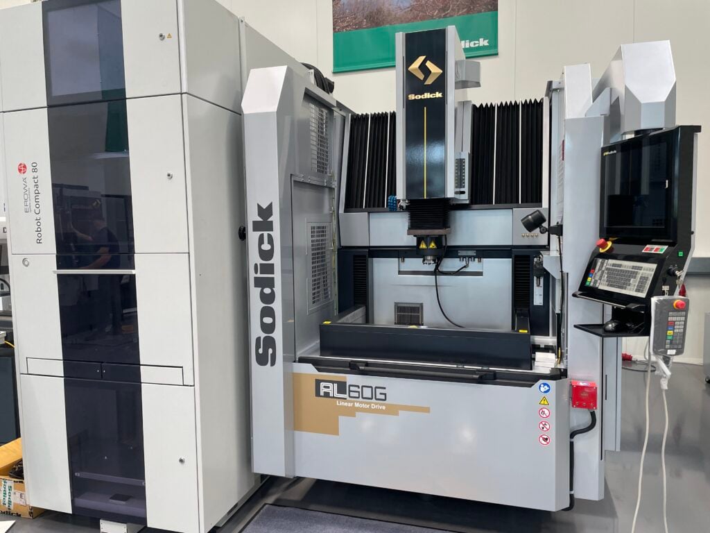 Sodick AL60G with automation - MTDCNC - The home of CNC milling ...