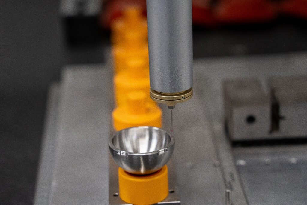 🎧Hexagon enhances hip prosthesis production - MTDCNC - The home of CNC ...