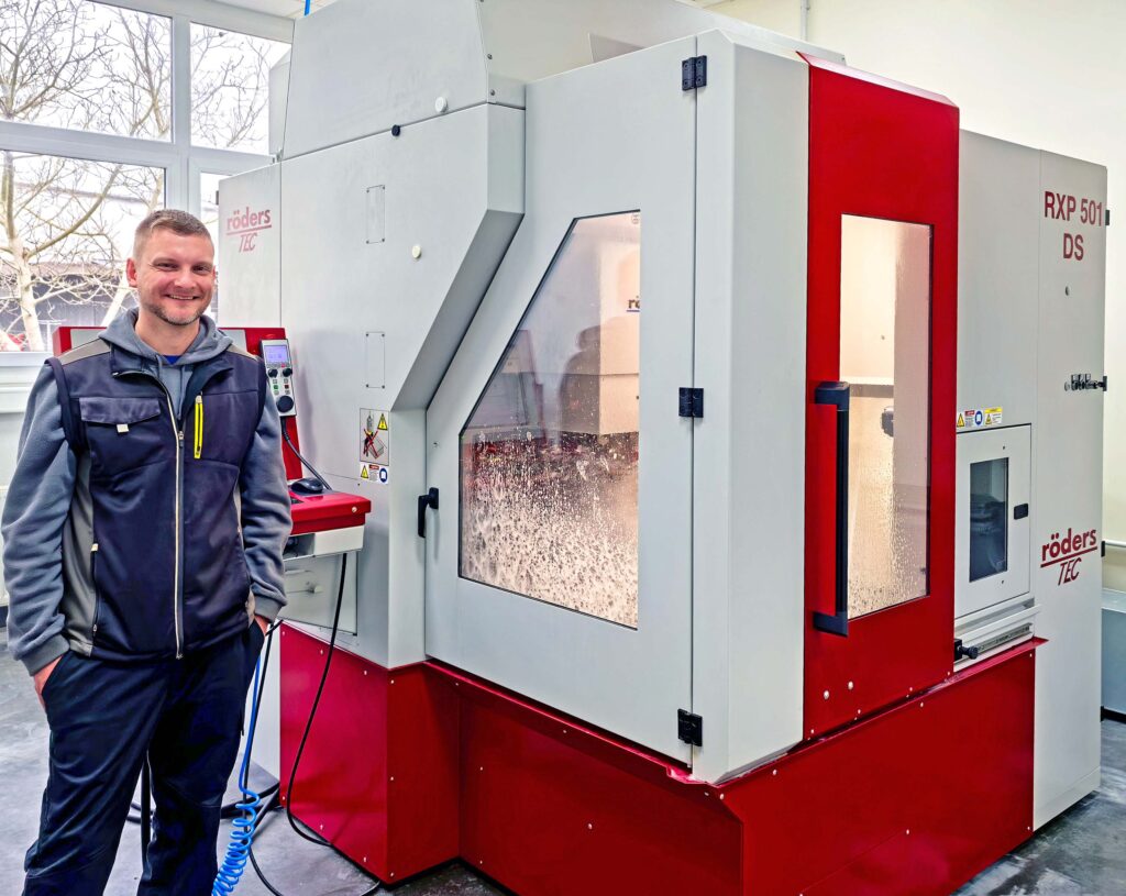 MILLING AS WELL AS GRINDING OF ULTRA-HARD CERAMICS IN ONE SET-UP ...